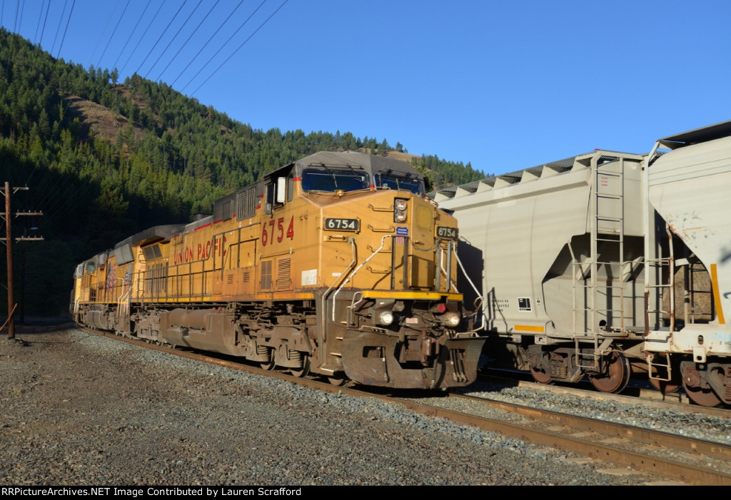 UP 6754 E/B
